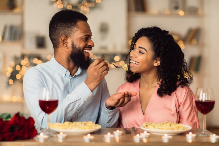 18 Signes Qui Montrent Qu'elle Veut Une Relation Sérieuse Avec Vous